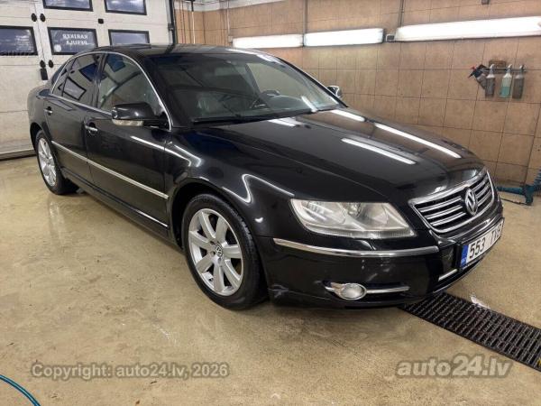 Black Volkswagen Phaeton 2009 in Tallinn, with an engine capacity of 3.00 L and mileage of 340 thousand km for 3999 €, photo 4 on AUTOMOTO.COM.LV