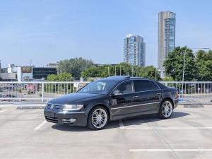 Melns Volkswagen Phaeton 2009 Viļņa, ar dzinēja tilpumu 4.17 L un nobraukumu 382 tūkst. km par 8000 €, foto  vietnē AUTOMOTO.COM.LV