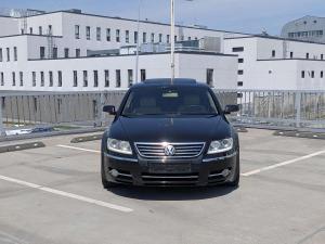 Melns Volkswagen Phaeton 2009 Viļņa, ar dzinēja tilpumu 4.17 L un nobraukumu 382 tūkst. km par 8000 €, foto 3 vietnē AUTOMOTO.COM.LV