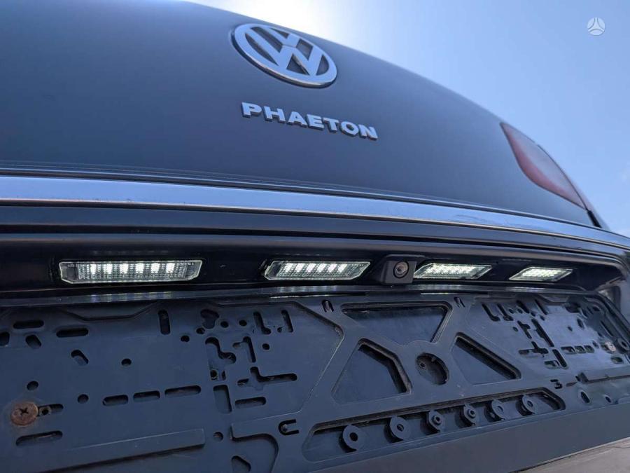 Melns Volkswagen Phaeton 2009 Viļņa, ar dzinēja tilpumu 4.17 L un nobraukumu 382 tūkst. km par 8000 €, foto 15 vietnē AUTOMOTO.COM.LV