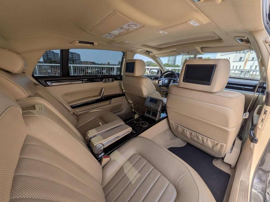 Melns Volkswagen Phaeton 2009 Viļņa, ar dzinēja tilpumu 4.17 L un nobraukumu 382 tūkst. km par 8000 €, foto 17 vietnē AUTOMOTO.COM.LV