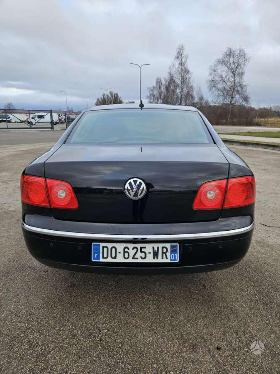Black Volkswagen Phaeton 2010 in Taurage, with an engine capacity of 3.00 L and mileage of 218 thousand km for 6500 €, photo 5 on AUTOMOTO.COM.LV