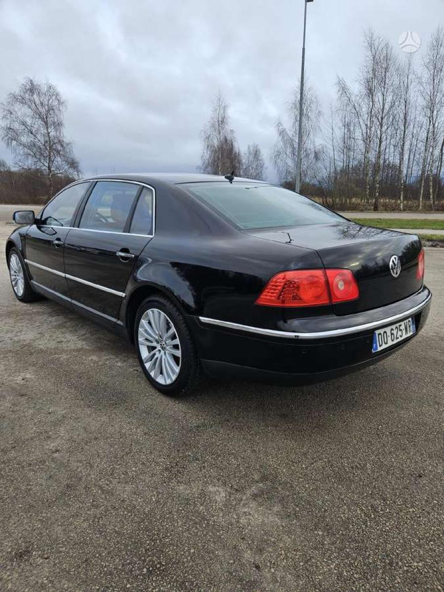 Black Volkswagen Phaeton 2010 in Taurage, with an engine capacity of 3.00 L and mileage of 218 thousand km for 6500 €, photo 6 on AUTOMOTO.COM.LV