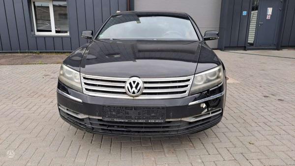 Black Volkswagen Phaeton 2010 in Silale, with an engine capacity of 2.97 L and mileage of 270 thousand km for 4999 €, photo 3 on AUTOMOTO.COM.LV