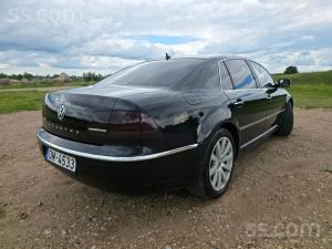 Black Volkswagen Phaeton 2010 in Daugavpils, with an engine capacity of 3.00 L and mileage of 343 thousand km for 7300 €, photo 3 on AUTOMOTO.COM.LV