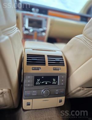 Black Volkswagen Phaeton 2010 in Daugavpils, with an engine capacity of 3.00 L and mileage of 343 thousand km for 7300 €, photo 20 on AUTOMOTO.COM.LV