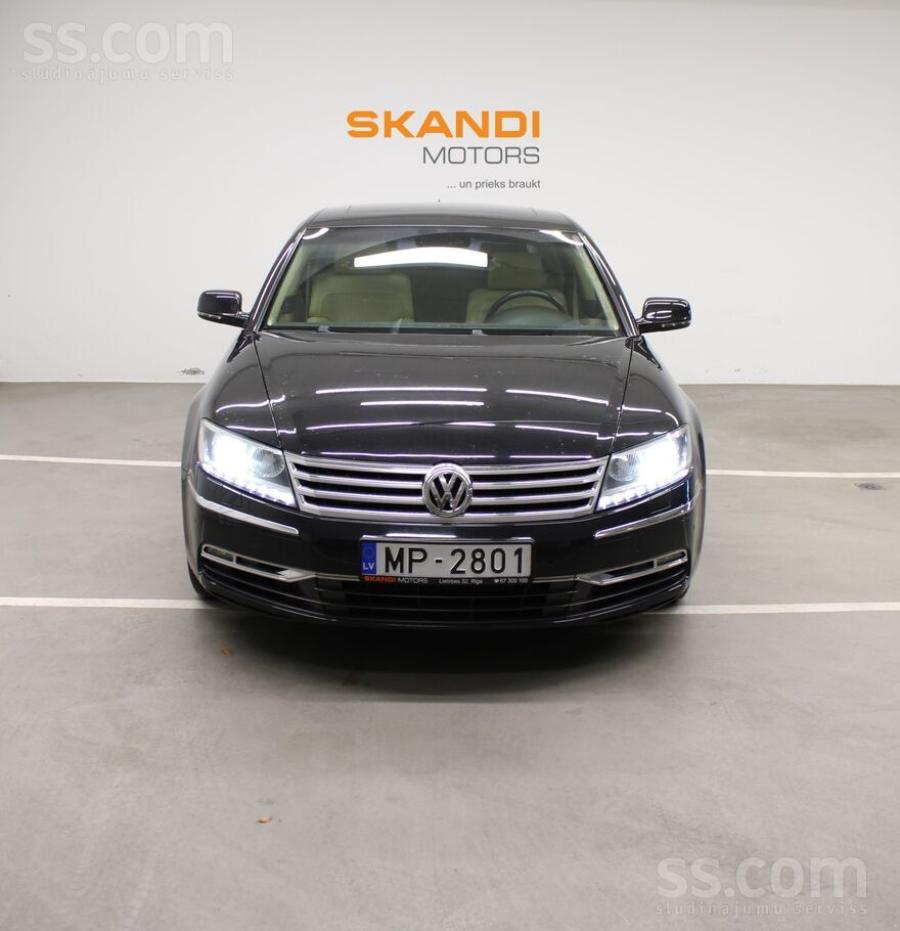 Black Volkswagen Phaeton 2011 in Riga, with an engine capacity of 3.00 L and mileage of 299 thousand km for 5790 €, photo 2 on AUTOMOTO.COM.LV