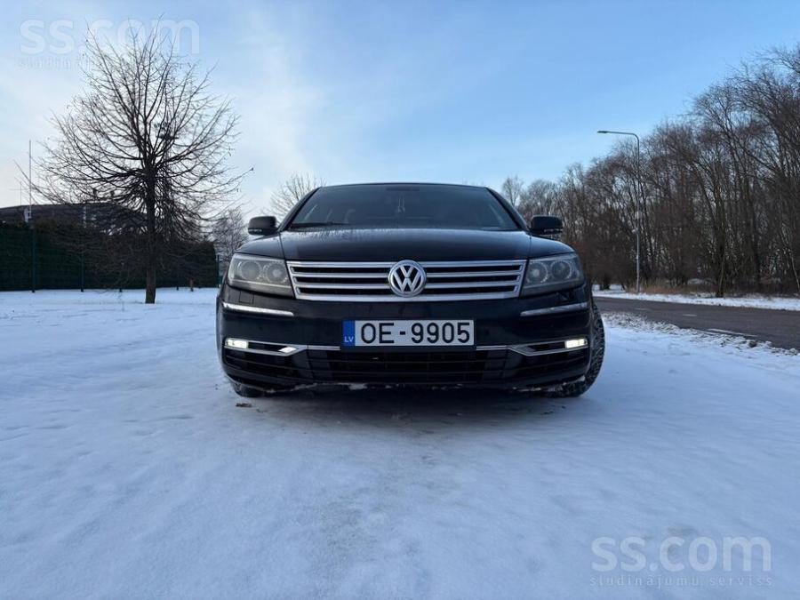 Black Volkswagen Phaeton 2011 in Riga, with an engine capacity of 3.00 L and mileage of 357 thousand km for 5450 €, photo 5 on AUTOMOTO.COM.LV