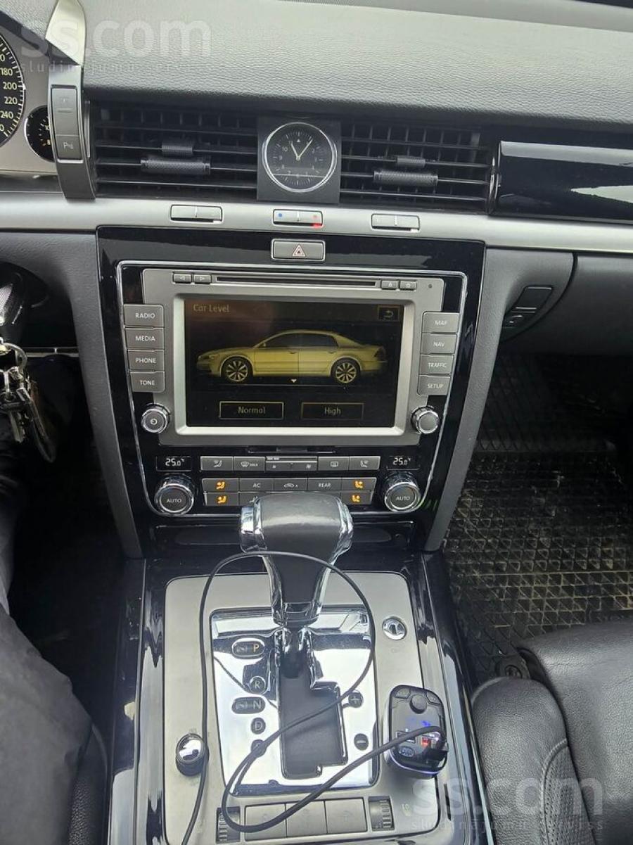 Melns Volkswagen Phaeton 2011 Rīga, ar dzinēja tilpumu 3.00 L un nobraukumu 249 tūkst. km par 7200 €, foto 11 vietnē AUTOMOTO.COM.LV