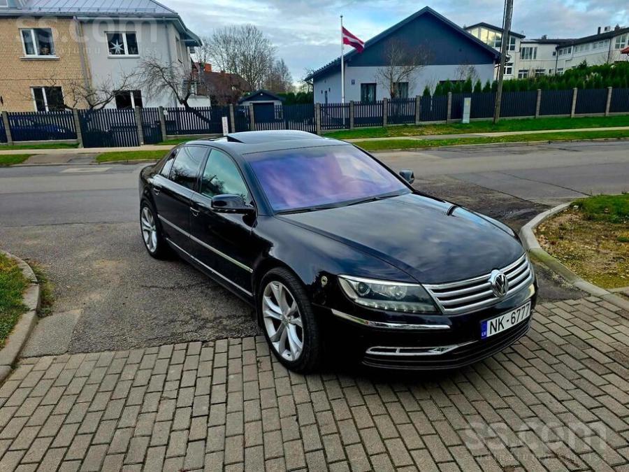 Black Volkswagen Phaeton 2011 in Riga, with an engine capacity of 3.00 L and mileage of 257 thousand km for 8800 €, photo 1 on AUTOMOTO.COM.LV