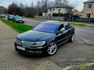 Black Volkswagen Phaeton 2011 in Riga, with an engine capacity of 3.00 L and mileage of 257 thousand km for 8800 €, photo 3 on AUTOMOTO.COM.LV