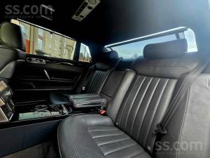 Black Volkswagen Phaeton 2011 in Riga, with an engine capacity of 3.00 L and mileage of 257 thousand km for 8800 €, photo 9 on AUTOMOTO.COM.LV