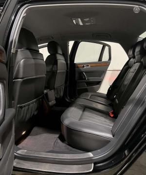 Black Volkswagen Phaeton 2012 in Klaipeda, with an engine capacity of 2.97 L and mileage of 290 thousand km for 6999 €, photo 7 on AUTOMOTO.COM.LV