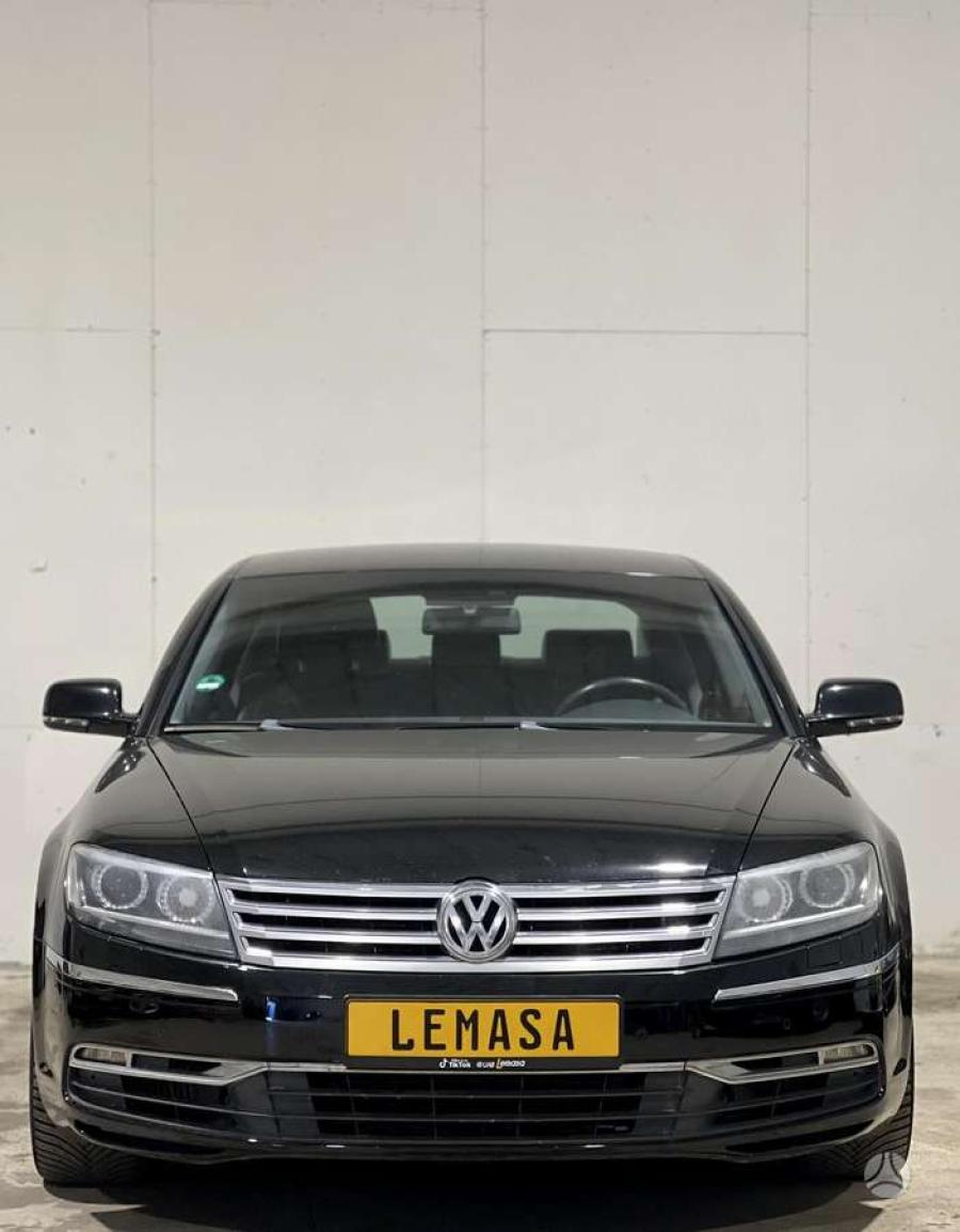 Black Volkswagen Phaeton 2012 in Klaipeda, with an engine capacity of 2.97 L and mileage of 290 thousand km for 6999 €, photo 10 on AUTOMOTO.COM.LV
