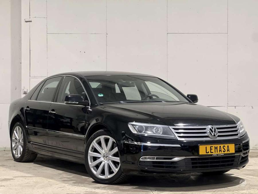 Black Volkswagen Phaeton 2012 in Klaipeda, with an engine capacity of 2.97 L and mileage of 290 thousand km for 6999 €, photo 14 on AUTOMOTO.COM.LV