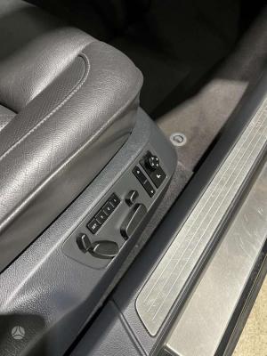 Black Volkswagen Phaeton 2012 in Klaipeda, with an engine capacity of 2.97 L and mileage of 290 thousand km for 6999 €, photo 16 on AUTOMOTO.COM.LV