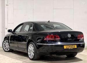 Black Volkswagen Phaeton 2012 in Klaipeda, with an engine capacity of 2.97 L and mileage of 290 thousand km for 6999 €, photo 19 on AUTOMOTO.COM.LV