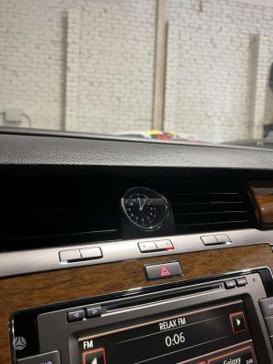 Black Volkswagen Phaeton 2012 in Klaipeda, with an engine capacity of 2.97 L and mileage of 290 thousand km for 6999 €, photo 23 on AUTOMOTO.COM.LV