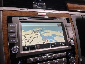 Black Volkswagen Phaeton 2012 in Klaipeda, with an engine capacity of 2.97 L and mileage of 290 thousand km for 6999 €, photo 28 on AUTOMOTO.COM.LV