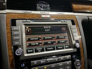 Black Volkswagen Phaeton 2012 in Klaipeda, with an engine capacity of 2.97 L and mileage of 290 thousand km for 6999 €, photo 36 on AUTOMOTO.COM.LV