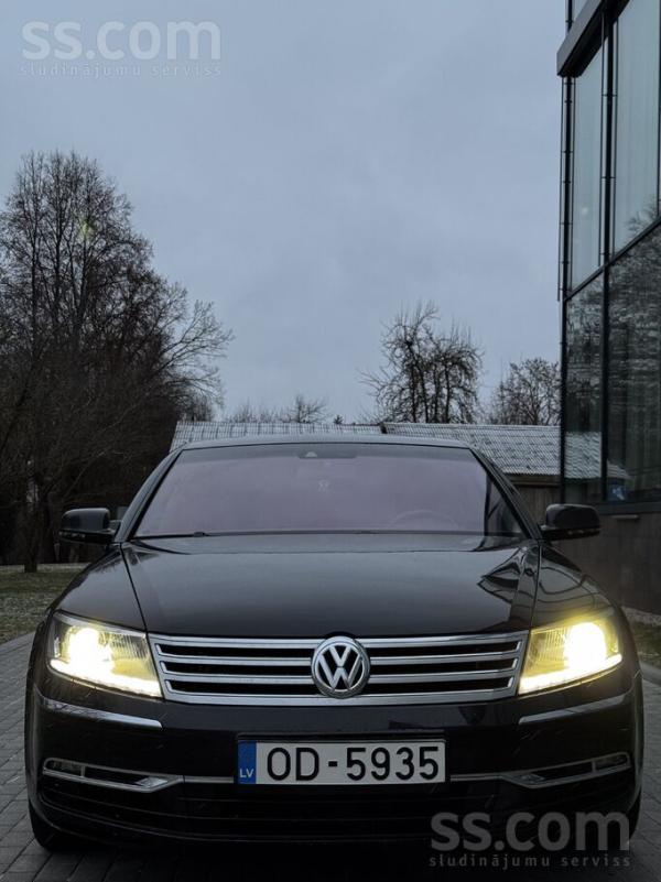 Black Volkswagen Phaeton 2012 in Balvi, with an engine capacity of 3.00 L and mileage of 251 thousand km for 6700 €, photo 3 on AUTOMOTO.COM.LV