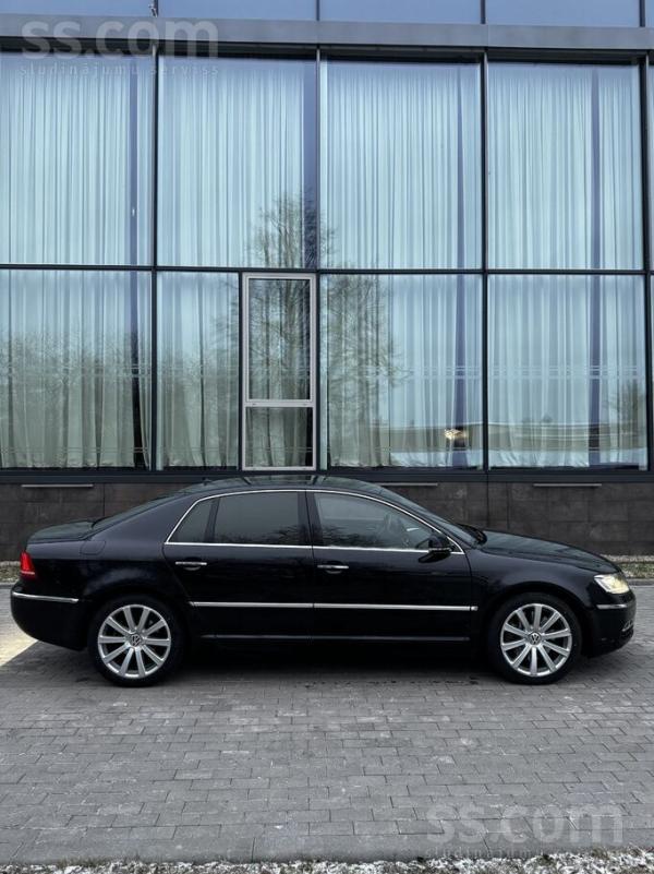 Black Volkswagen Phaeton 2012 in Balvi, with an engine capacity of 3.00 L and mileage of 251 thousand km for 6700 €, photo 6 on AUTOMOTO.COM.LV