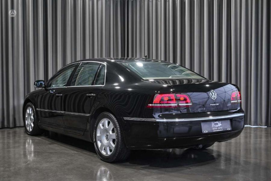 Black Volkswagen Phaeton 2013 in Marijampole, with an engine capacity of 2.97 L and mileage of 246 thousand km for 7950 €, photo 8 on AUTOMOTO.COM.LV