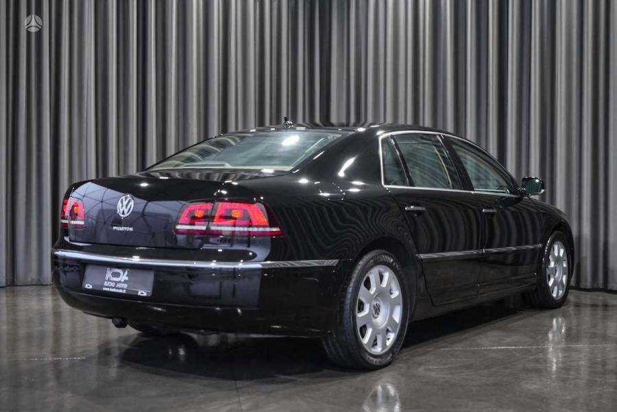 Black Volkswagen Phaeton 2013 in Marijampole, with an engine capacity of 2.97 L and mileage of 246 thousand km for 7950 €, photo 9 on AUTOMOTO.COM.LV
