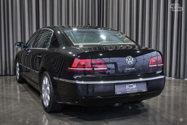 Black Volkswagen Phaeton 2013 in Marijampole, with an engine capacity of 3.00 L and mileage of 246 thousand km for 7950 €, photo 10 on AUTOMOTO.COM.LV