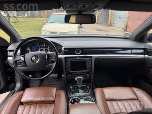 Melns Volkswagen Phaeton 2013 Rīga, ar dzinēja tilpumu 3.00 L un nobraukumu 270 tūkst. km par 15800 €, foto 7 vietnē AUTOMOTO.COM.LV