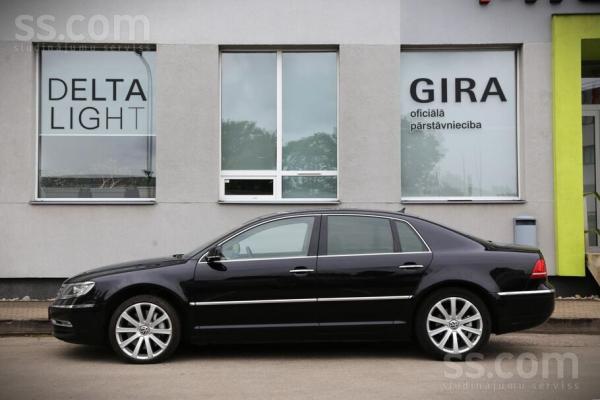 Black Volkswagen Phaeton 2013 in Riga, with an engine capacity of 3.00 L and mileage of 263 thousand km for 7495 €, photo 2 on AUTOMOTO.COM.LV