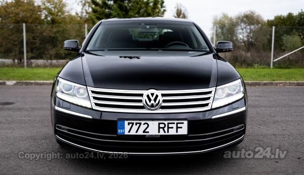 Black Volkswagen Phaeton 2015 in Tallinn, with an engine capacity of 3.00 L and mileage of 195 thousand km for 18900 €, photo 2 on AUTOMOTO.COM.LV
