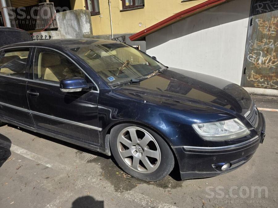 Синий Фольксваген Фаетон 2004 в Рига, объемом двигателя 5.00 л и пробегом 110 тыс. км за 800 €, фото 1 на AUTOMOTO.COM.LV