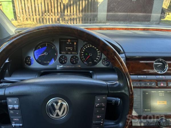 Blue Volkswagen Phaeton 2007 in Tukums, with an engine capacity of 3.00 L and mileage of 337 thousand km for 2950 €, photo 5 on AUTOMOTO.COM.LV