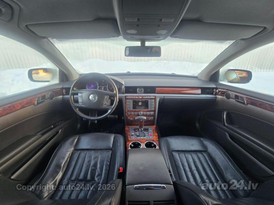 Zils Volkswagen Phaeton 2008 Tallina, ar dzinēja tilpumu 3.20 L un nobraukumu 236 tūkst. km par 1200 €, foto 10 vietnē AUTOMOTO.COM.LV