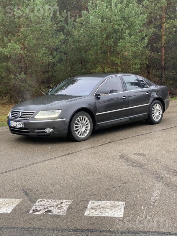 Brown Volkswagen Phaeton 2010 in Riga, with an engine capacity of 3.00 L and mileage of 248 thousand km for 5250 €, photo 1 on AUTOMOTO.COM.LV