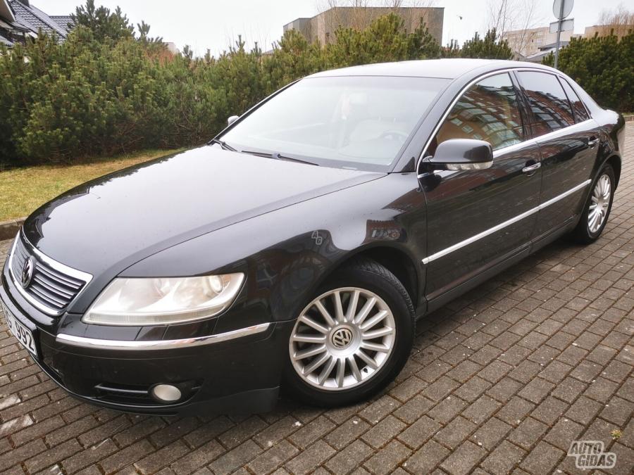 Green Volkswagen Phaeton 2006 in Klaipeda, with an engine capacity of 3.00 L and mileage of 420 thousand km for 1990 €, photo 1 on AUTOMOTO.COM.LV