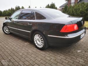 Green Volkswagen Phaeton 2006 in Klaipeda, with an engine capacity of 3.00 L and mileage of 420 thousand km for 1990 €, photo 5 on AUTOMOTO.COM.LV