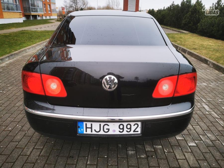Green Volkswagen Phaeton 2006 in Klaipeda, with an engine capacity of 3.00 L and mileage of 420 thousand km for 1990 €, photo 6 on AUTOMOTO.COM.LV