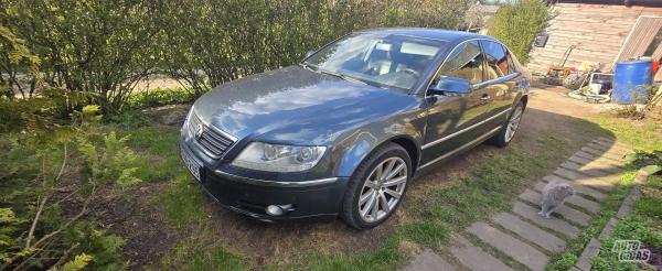 Grey Volkswagen Phaeton 2009 in Kaunas, with an engine capacity of 3.00 L and mileage of 389 thousand km for 3800 €, photo 2 on AUTOMOTO.COM.LV