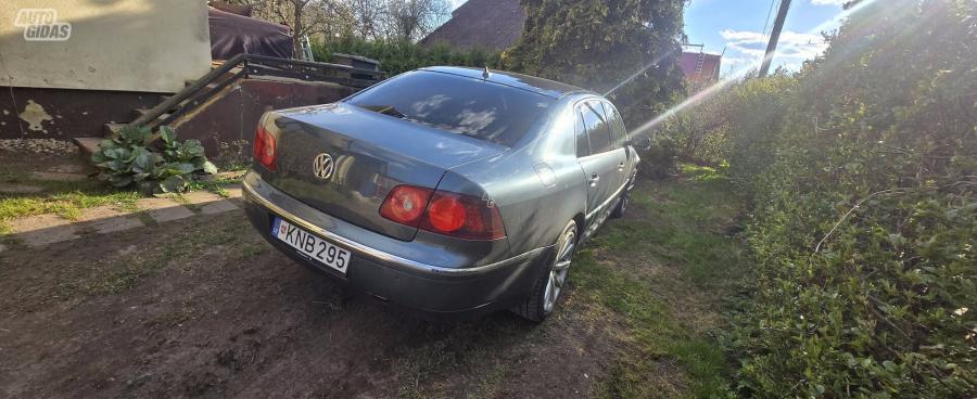 Grey Volkswagen Phaeton 2009 in Kaunas, with an engine capacity of 3.00 L and mileage of 389 thousand km for 3800 €, photo 5 on AUTOMOTO.COM.LV