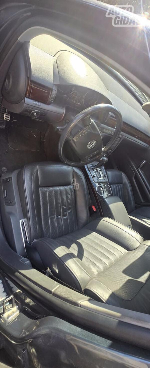 Grey Volkswagen Phaeton 2009 in Kaunas, with an engine capacity of 3.00 L and mileage of 389 thousand km for 3800 €, photo 9 on AUTOMOTO.COM.LV