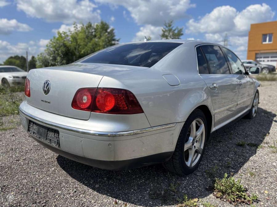 Pelēks Volkswagen Phaeton 2009 Utena, ar dzinēja tilpumu 2.97 L un nobraukumu 149 tūkst. km par 2799 €, foto 4 vietnē AUTOMOTO.COM.LV