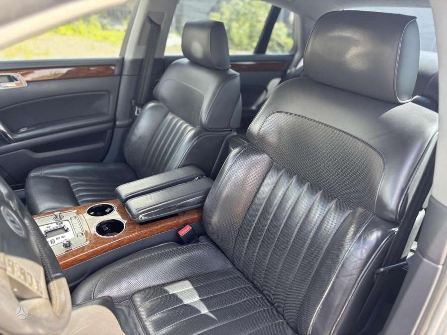 Pelēks Volkswagen Phaeton 2009 Utena, ar dzinēja tilpumu 2.97 L un nobraukumu 149 tūkst. km par 2799 €, foto 11 vietnē AUTOMOTO.COM.LV