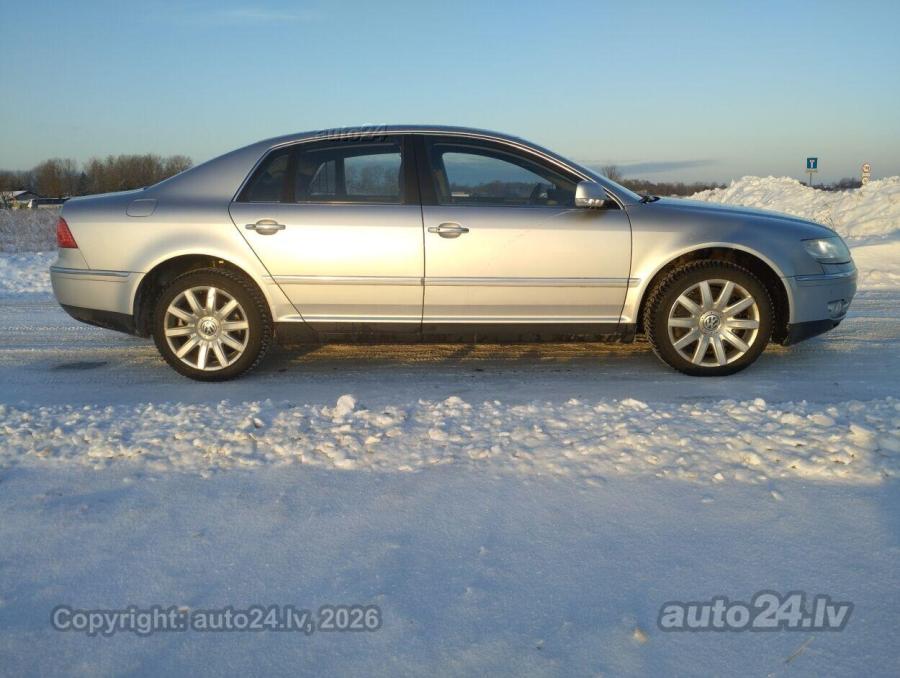 Pelēks Volkswagen Phaeton 2004 Tallina, ar dzinēja tilpumu 4.90 L un nobraukumu 283 tūkst. km par 6300 €, foto 4 vietnē AUTOMOTO.COM.LV