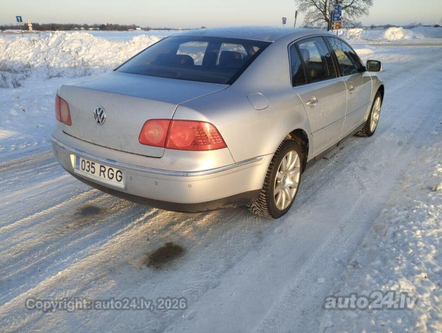 Pelēks Volkswagen Phaeton 2004 Tallina, ar dzinēja tilpumu 4.90 L un nobraukumu 283 tūkst. km par 6300 €, foto 7 vietnē AUTOMOTO.COM.LV