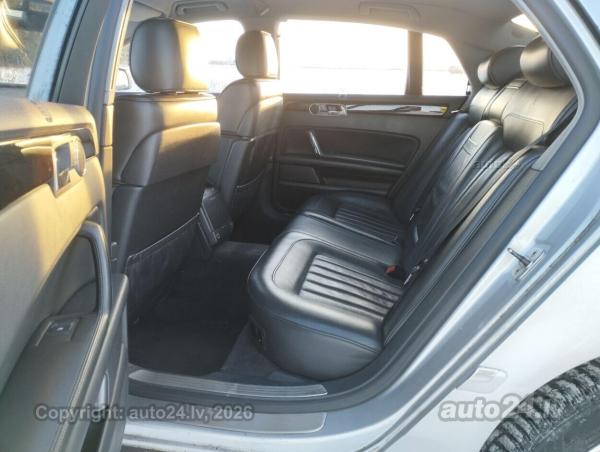 Pelēks Volkswagen Phaeton 2004 Tallina, ar dzinēja tilpumu 4.90 L un nobraukumu 283 tūkst. km par 6300 €, foto 9 vietnē AUTOMOTO.COM.LV