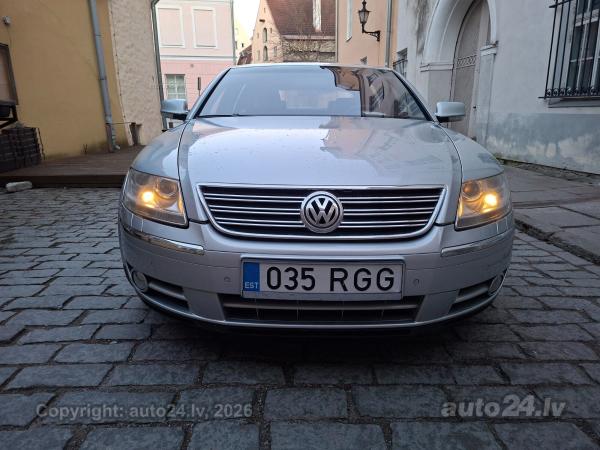 Grey Volkswagen Phaeton 2004 in Tallinn, with an engine capacity of 4.90 L and mileage of 290 thousand km for 5400 €, photo 3 on AUTOMOTO.COM.LV