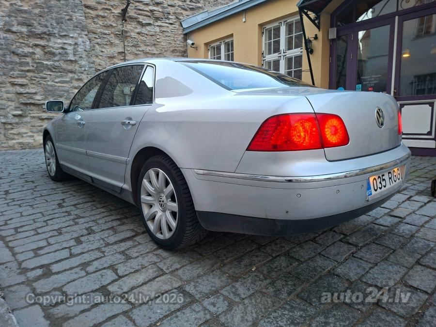 Grey Volkswagen Phaeton 2004 in Tallinn, with an engine capacity of 4.90 L and mileage of 290 thousand km for 5400 €, photo 6 on AUTOMOTO.COM.LV