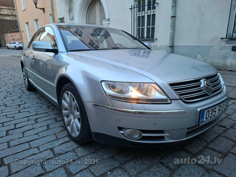 Grey Volkswagen Phaeton 2004 in Tallinn, with an engine capacity of 4.90 L and mileage of 290 thousand km for 5400 €, photo 9 on AUTOMOTO.COM.LV